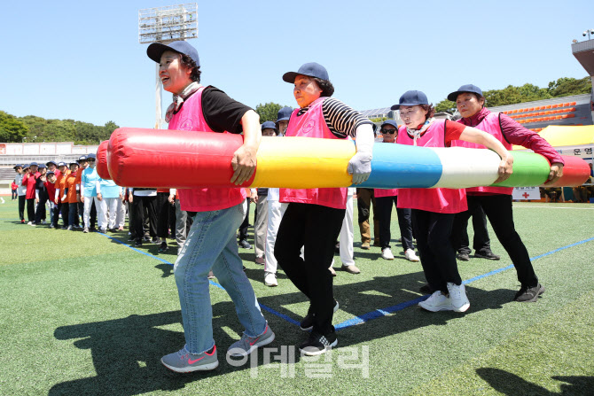 [포토]시니어 올림픽 이어달리기