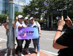 [포토] 한국 찾은 BTS 아미                                                                                                                                                                               