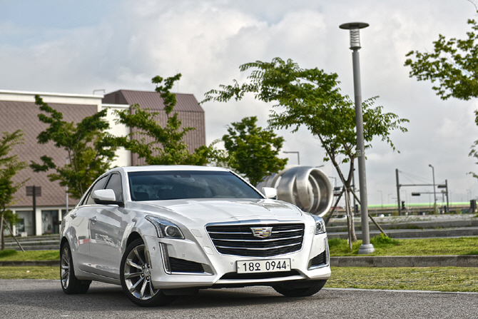 2016 캐딜락 CTS4 시승기 - 8단 변속기를 품고 완성도를 높인 아메리칸 프리미엄