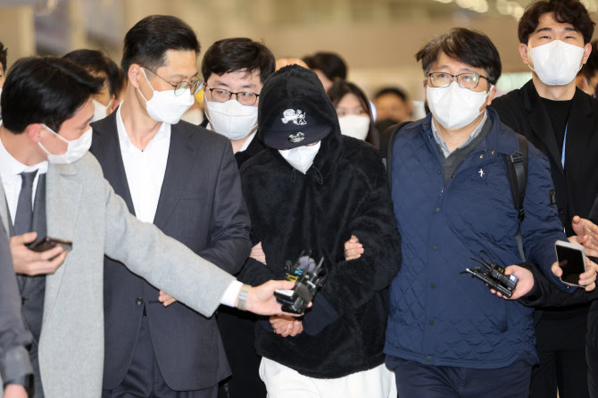 검찰 쌍방울 김성태 금고지기 재판 넘겨