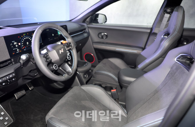 [포토]N브랜드 최초의 고성능 전기차 '아이오닉5N'의 실내