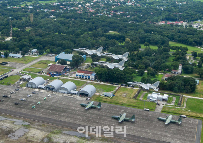 FA-50 12대 필리핀 추가 수출…올해 K-방산 '최대' 1조원 규모