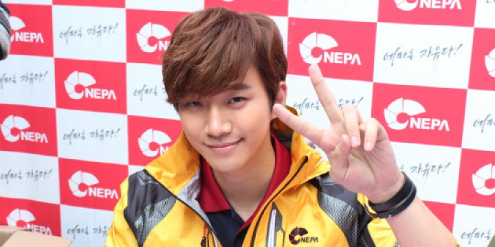 포토 > 2PM 팬사인회 - 이데일리